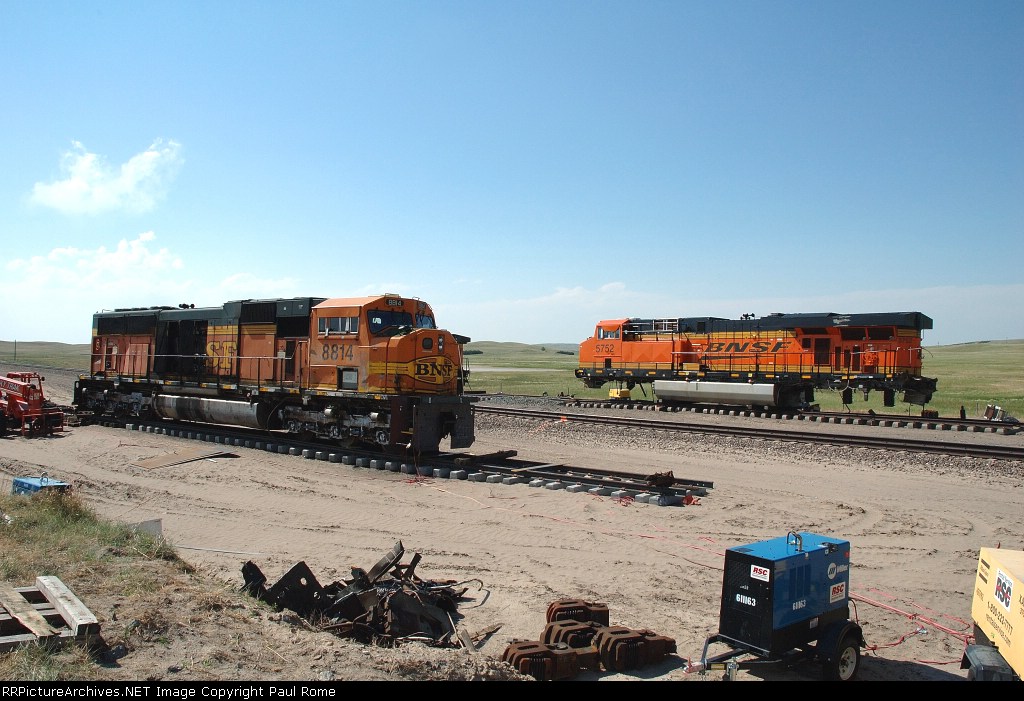 BNSF 8814 - 5752 wrecked a few miles east of Alliance Nebraska